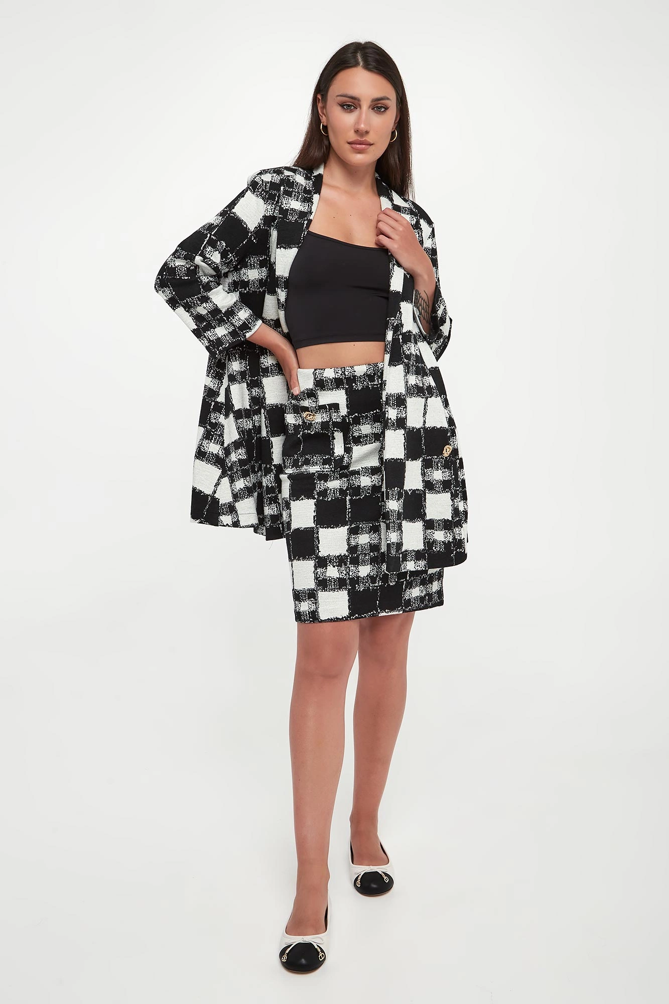 Spódnica mini JOSEPH RIBKOFF Czarny Slim 253146/247 | Sklep Velpa.pl