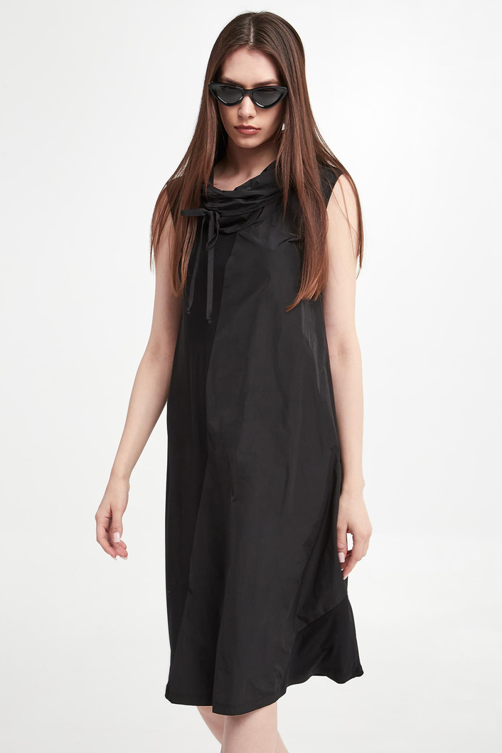 Sukienka mini JOSEPH RIBKOFF Czarny Regular 242067/11 | Sklep Velpa.pl